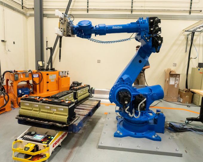 Battery Power Online | Oak Ridge Demos AI-Driven Robotic Battery ...